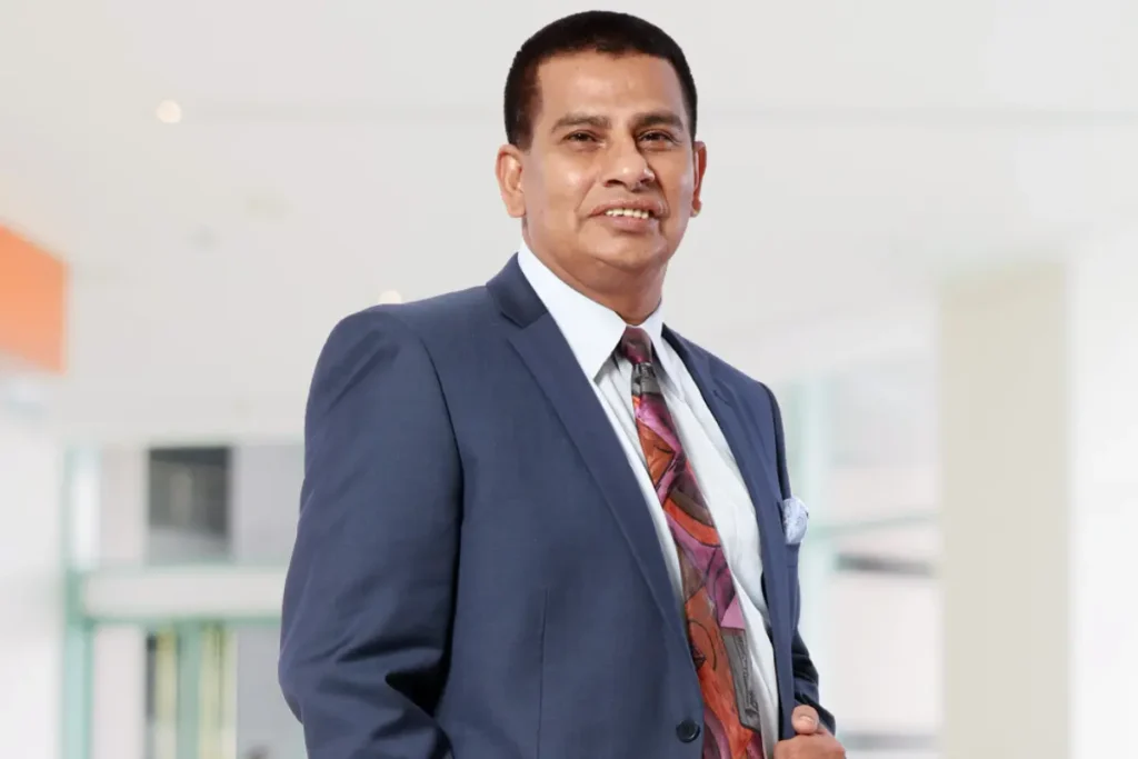 Dato' Abdul Aziz bin Sheikh Fadzir: A Visionary Leader in Politics and ...